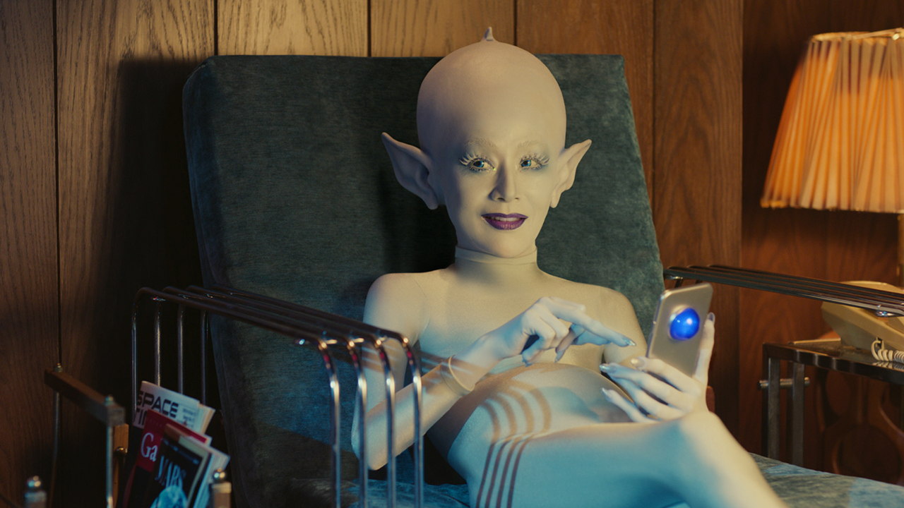 アイフル、新TVCM「ちっちゃい宇宙人女将」篇が公開！ | Cube ニュース