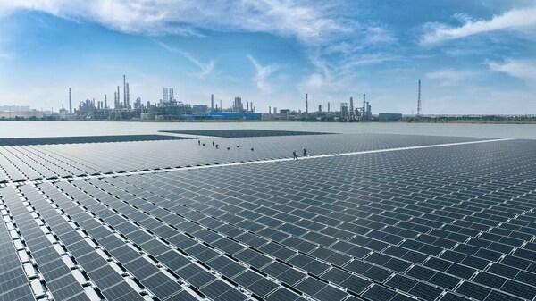 Sinopec、中国初の洋上フローティング太陽光発電プロジェクトを始動 － グリーンエネルギー革新を推進 | Cube ニュース